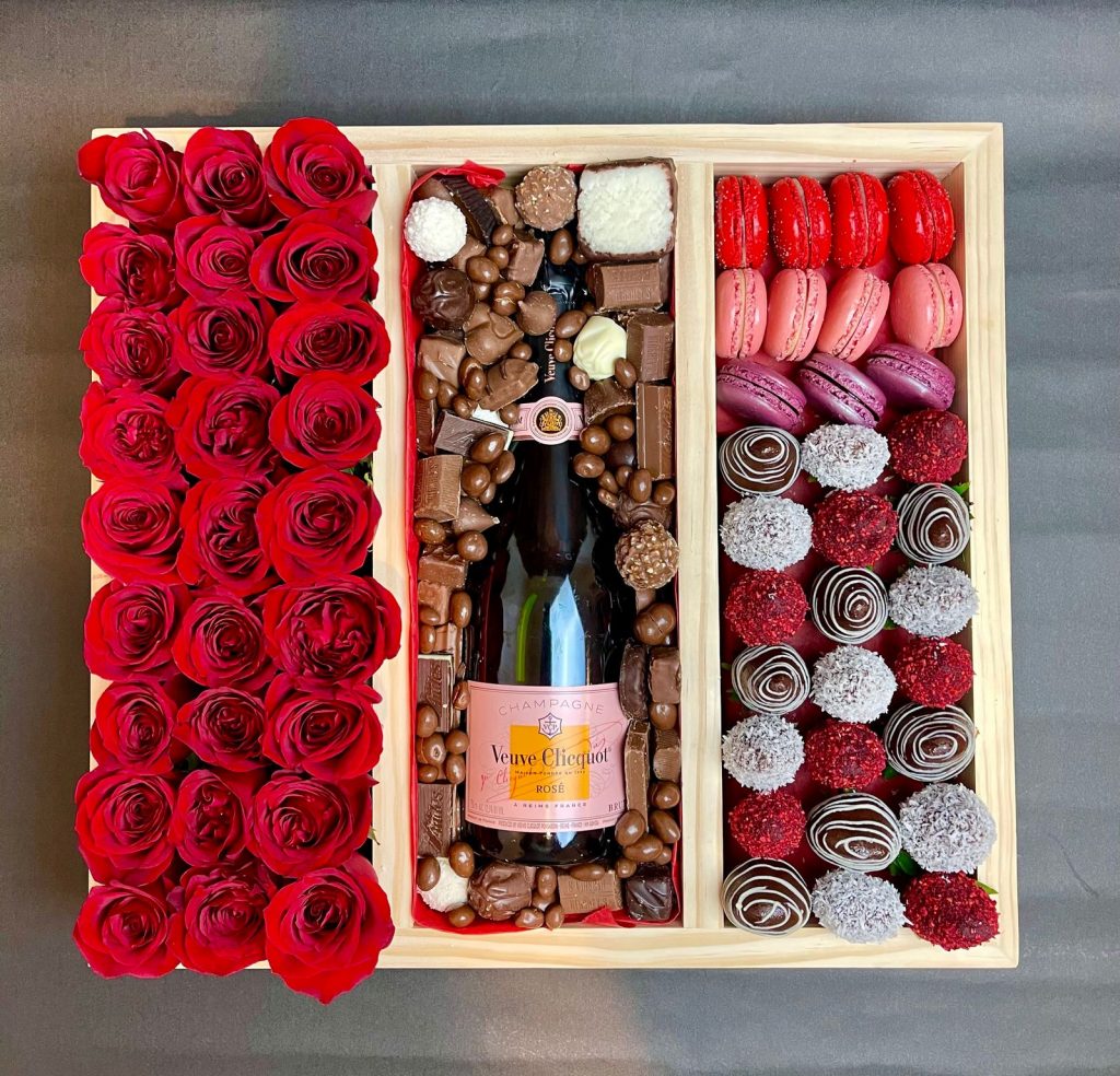 Luxury Holiday Gift Box - Corporate Holiday Gifts | WOW Bouquet